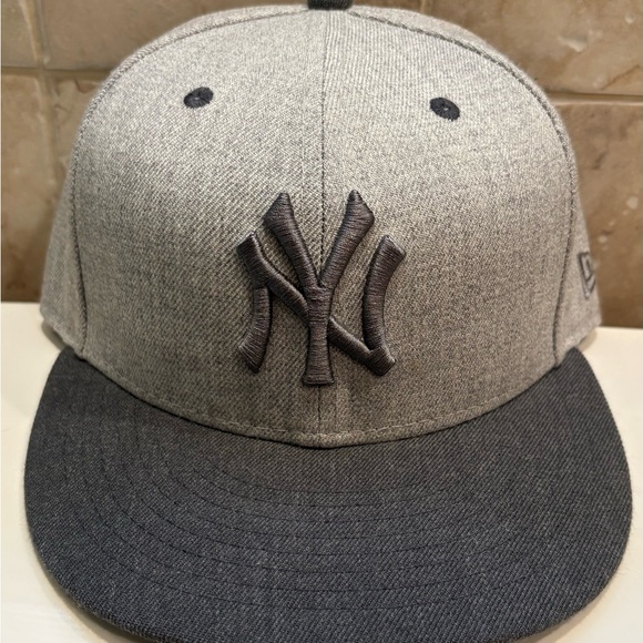 New Era | Accessories | New Era Gray Yankee Cap | Poshmark